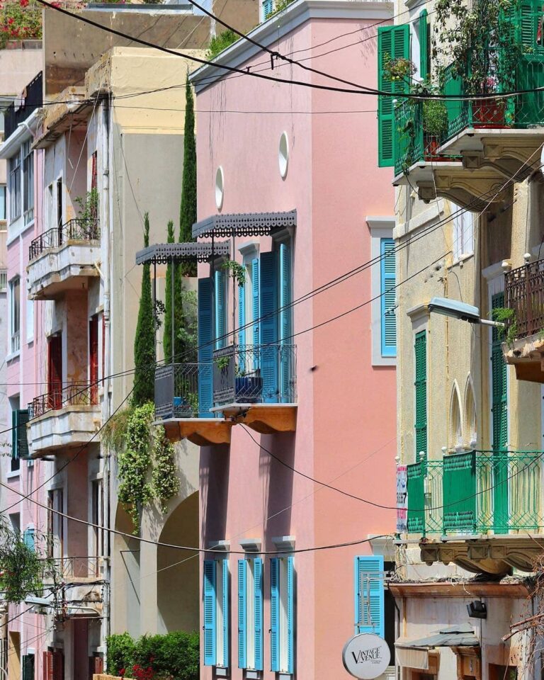 Evasion: the prettiest balconies of Beirut in photos